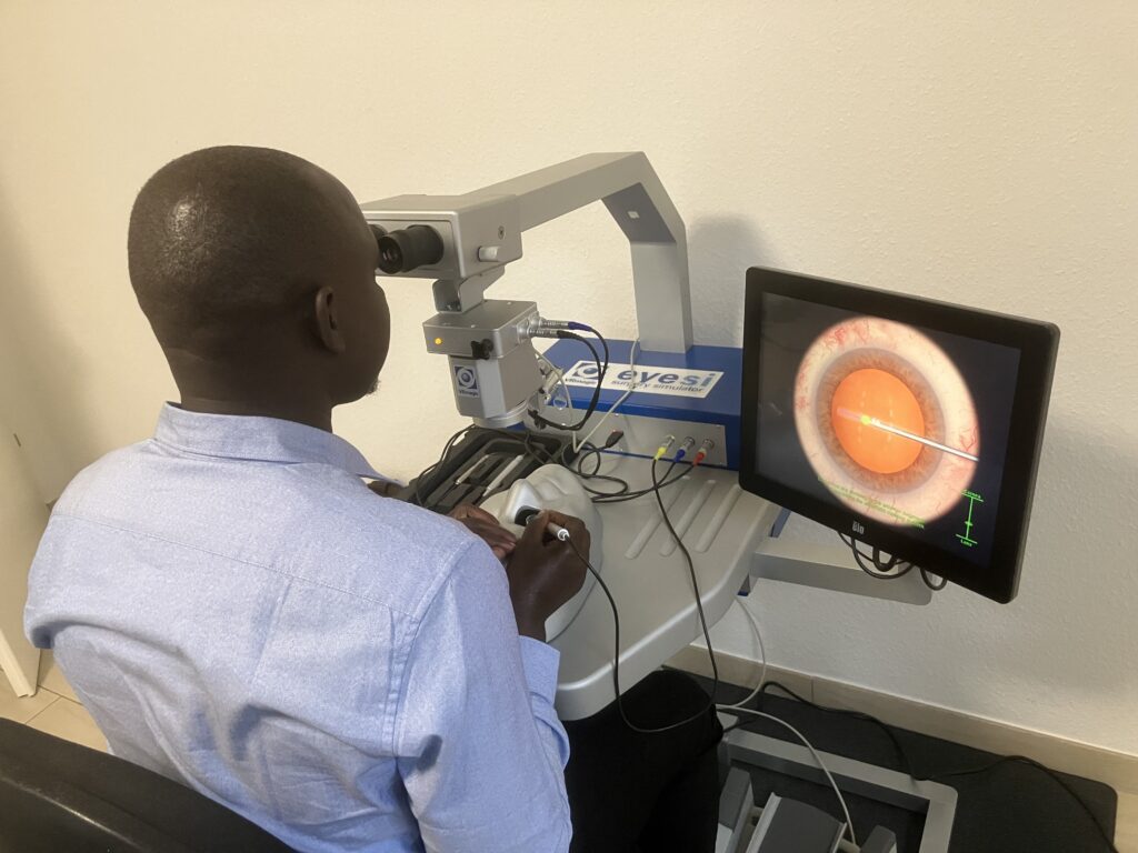 Dr. Onens erste Woche|Operationssimulator Eyesi®